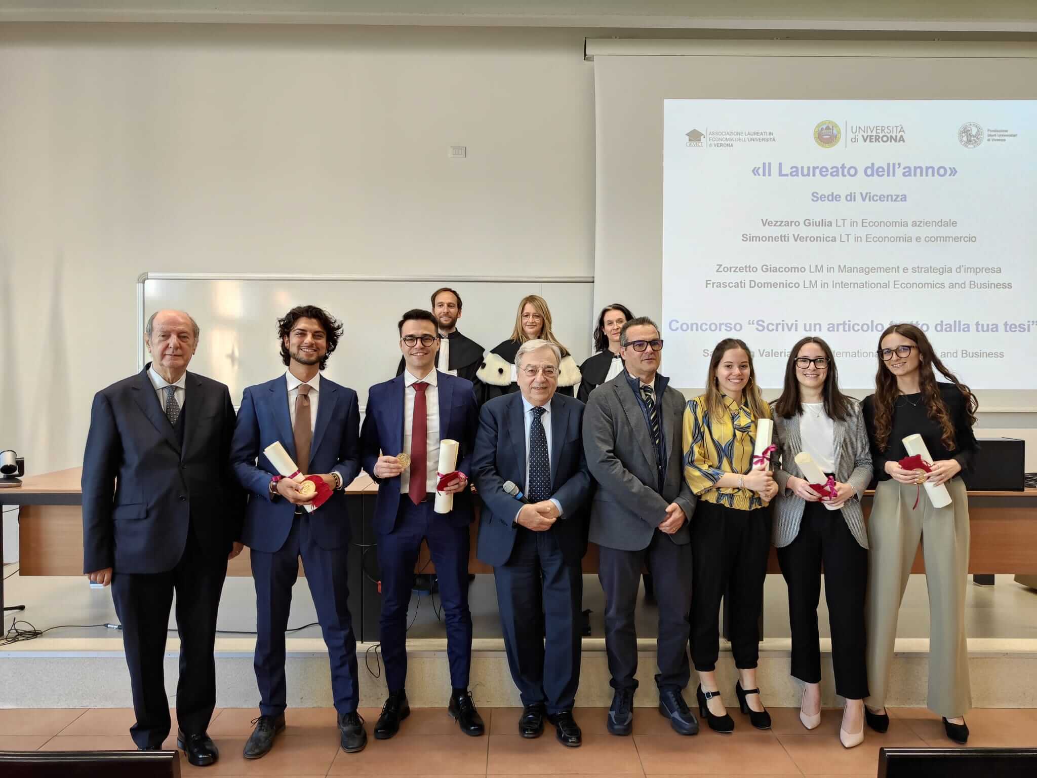 VICENZA - La premiazione dei laureati dell'anno in Economia | TViWeb